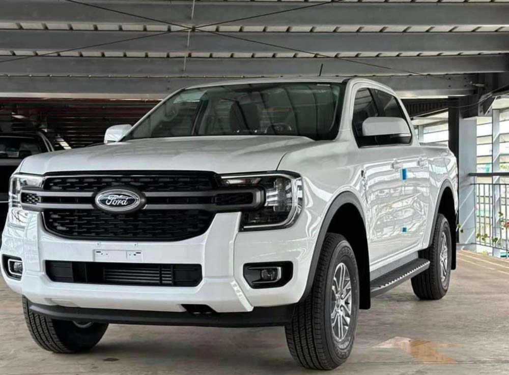 Giá xe Ford Ranger XLS 2.0L 4x2 MT 2023 mới nhất kèm nhiều ưu đãi khi ...